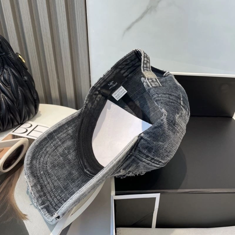 Top mirror Arcteryx Caps