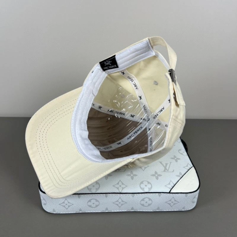 Top mirror Arcteryx Caps
