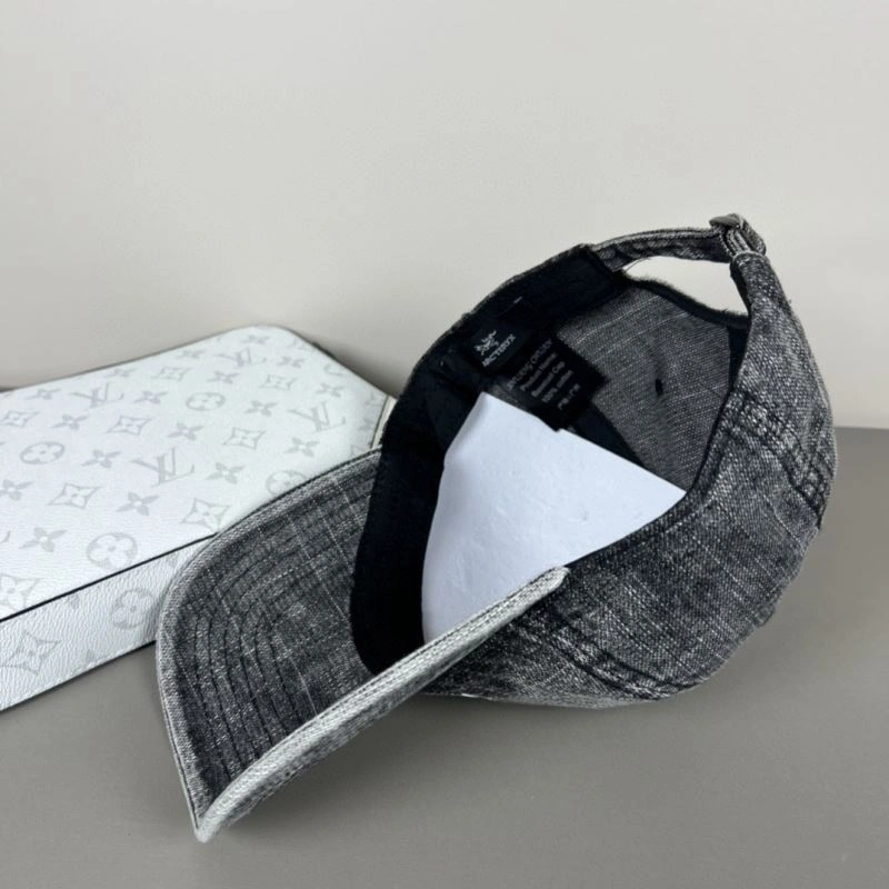 Brand-authenticated Arcteryx Caps
