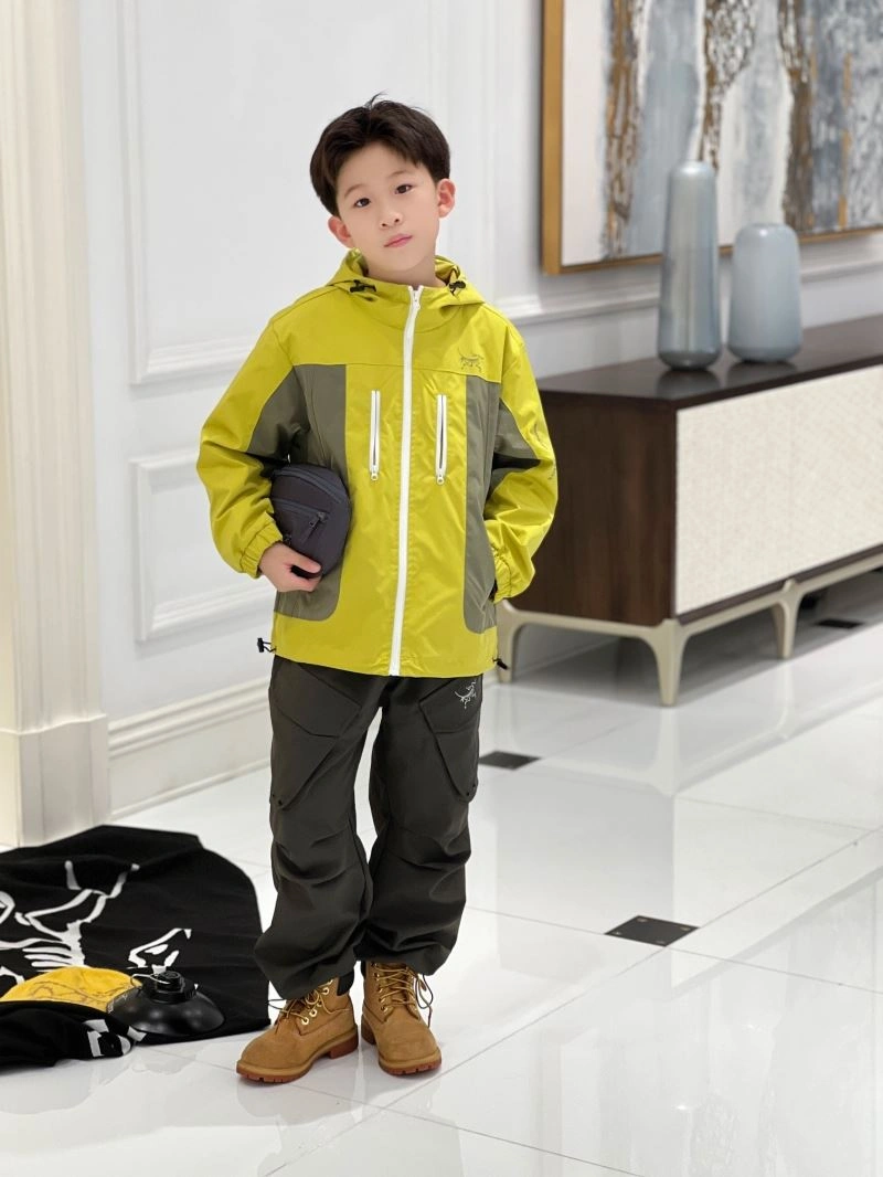 Bargain Arcteryx Kids