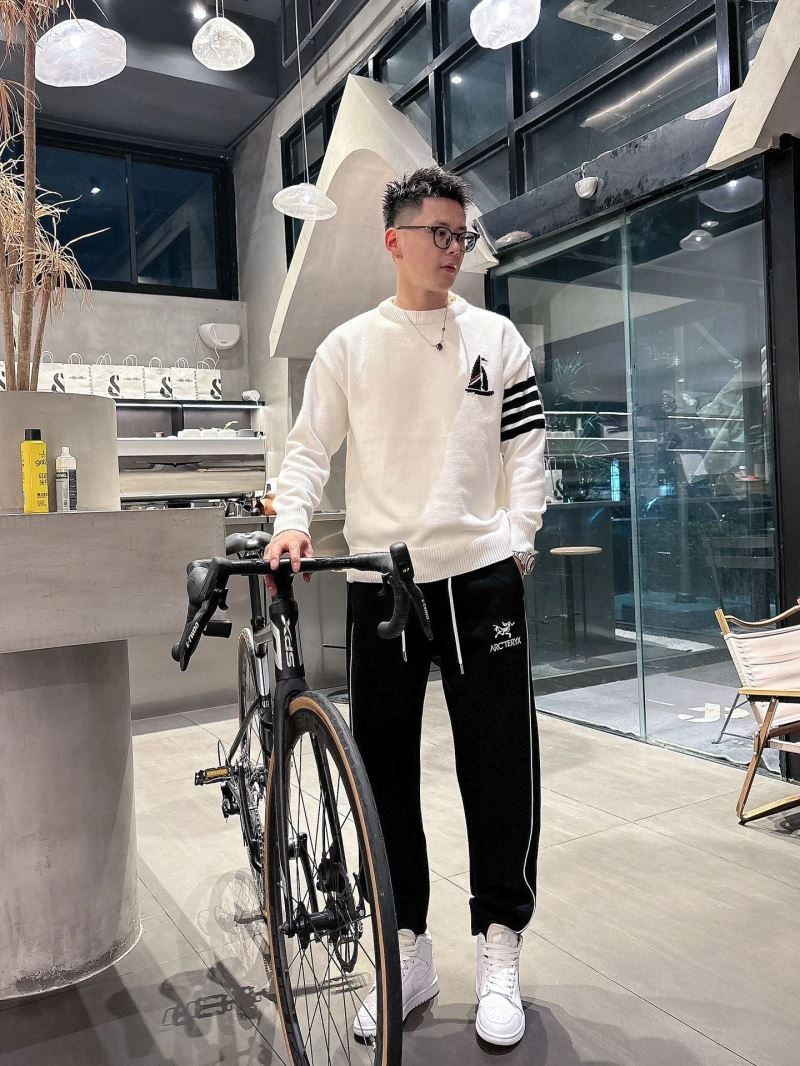 Brand-authenticated Arcteryx Long Pants
