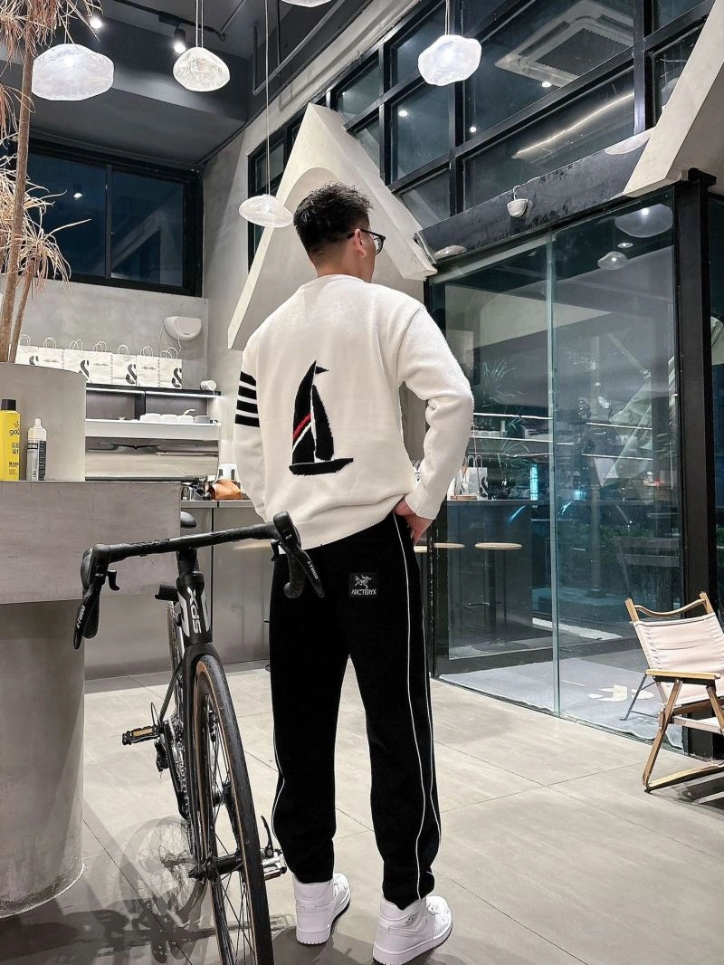 Brand-authenticated Arcteryx Long Pants