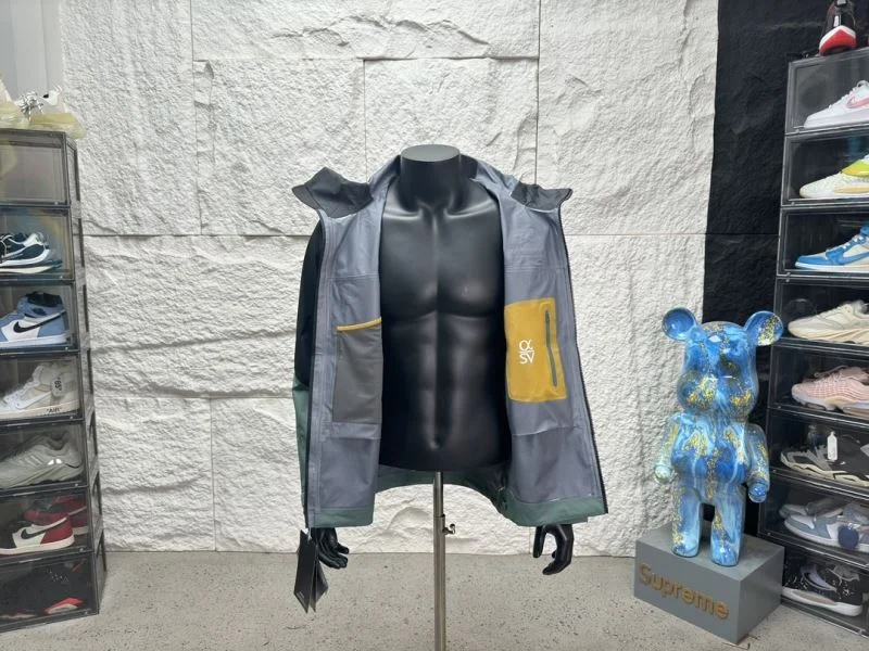 Indistinguishable Arcteryx Outwear
