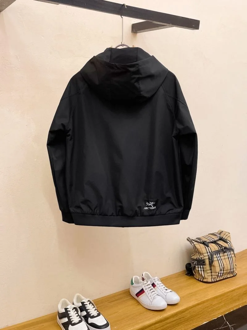 Bargain Arcteryx Outwear