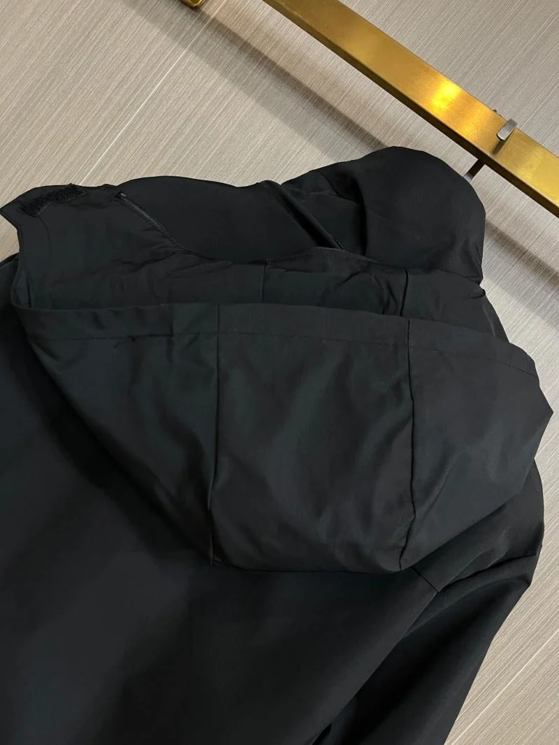 Brand-authenticated Arcteryx Outwear