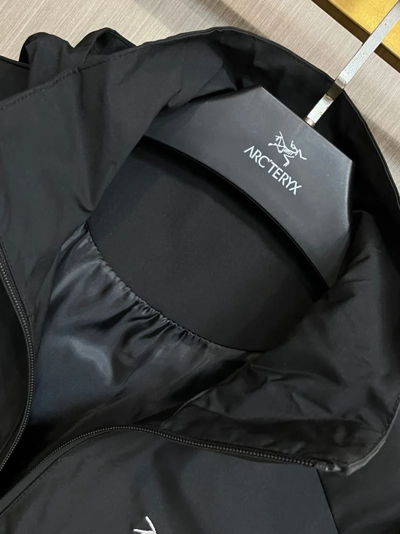 Brand-authenticated Arcteryx Outwear