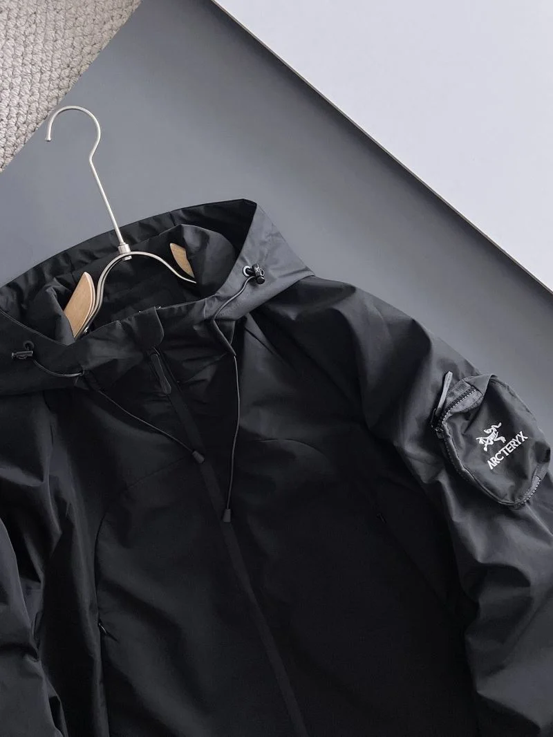 Bargain Arcteryx Outwear
