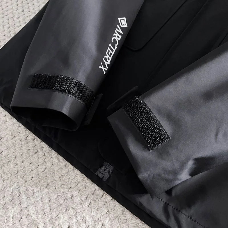 Brand-authenticated Arcteryx Outwear