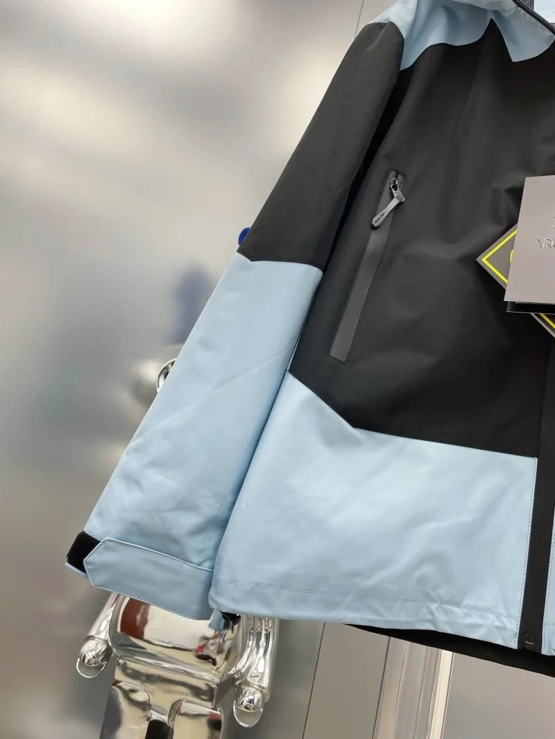 Top mirror Arcteryx Outwear