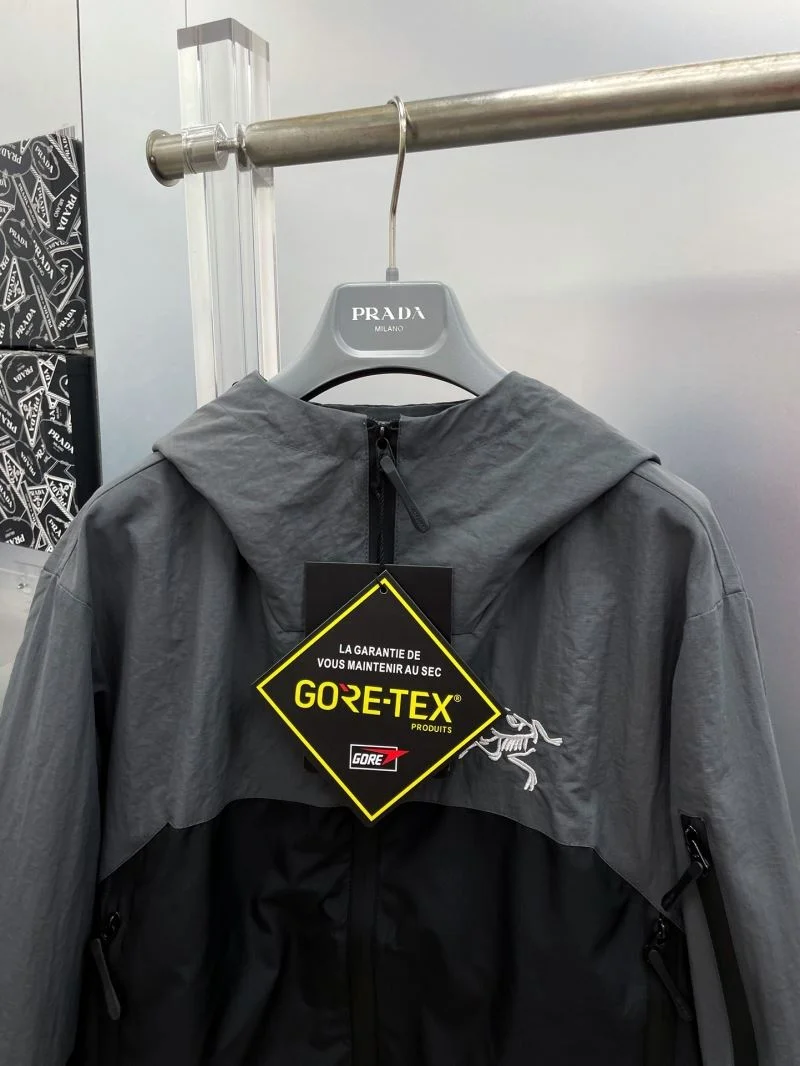 Top mirror Arcteryx Outwear