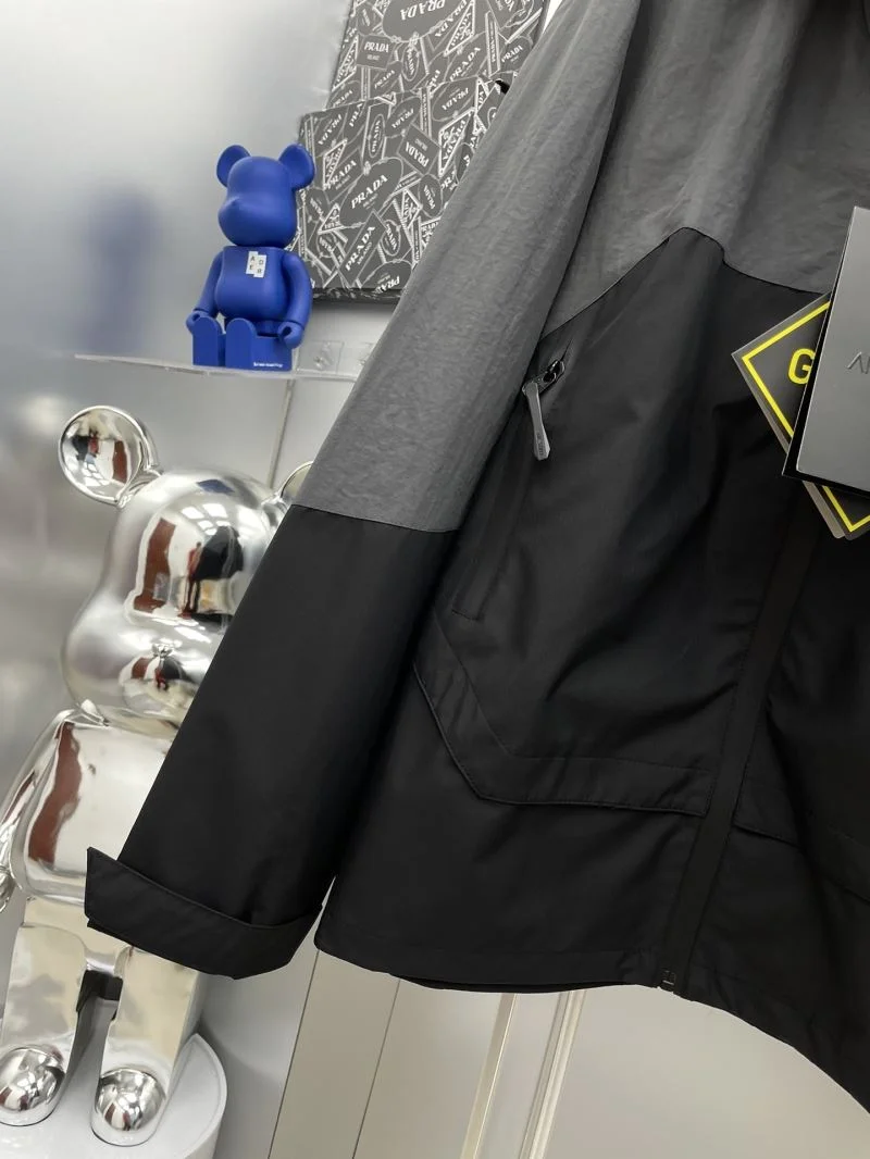 Top mirror Arcteryx Outwear