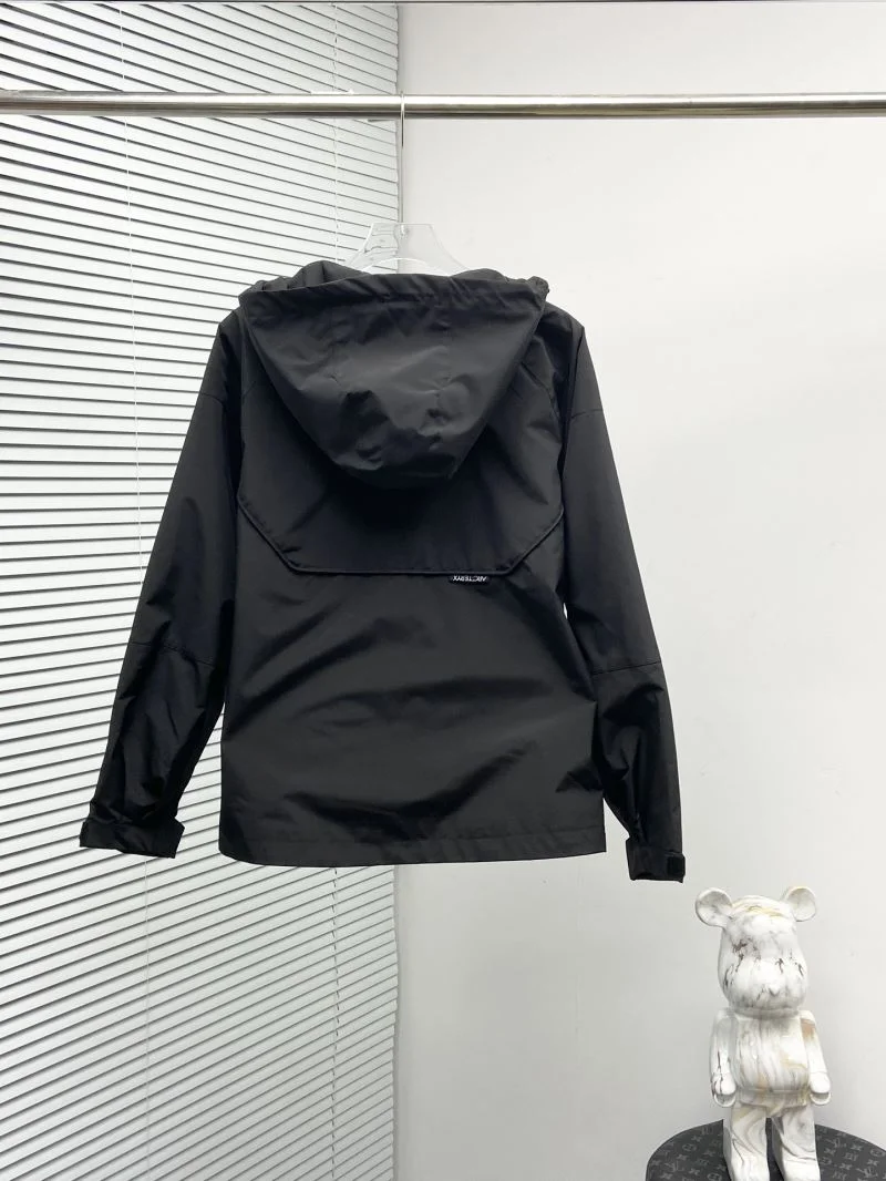 Bargain Arcteryx Outwear