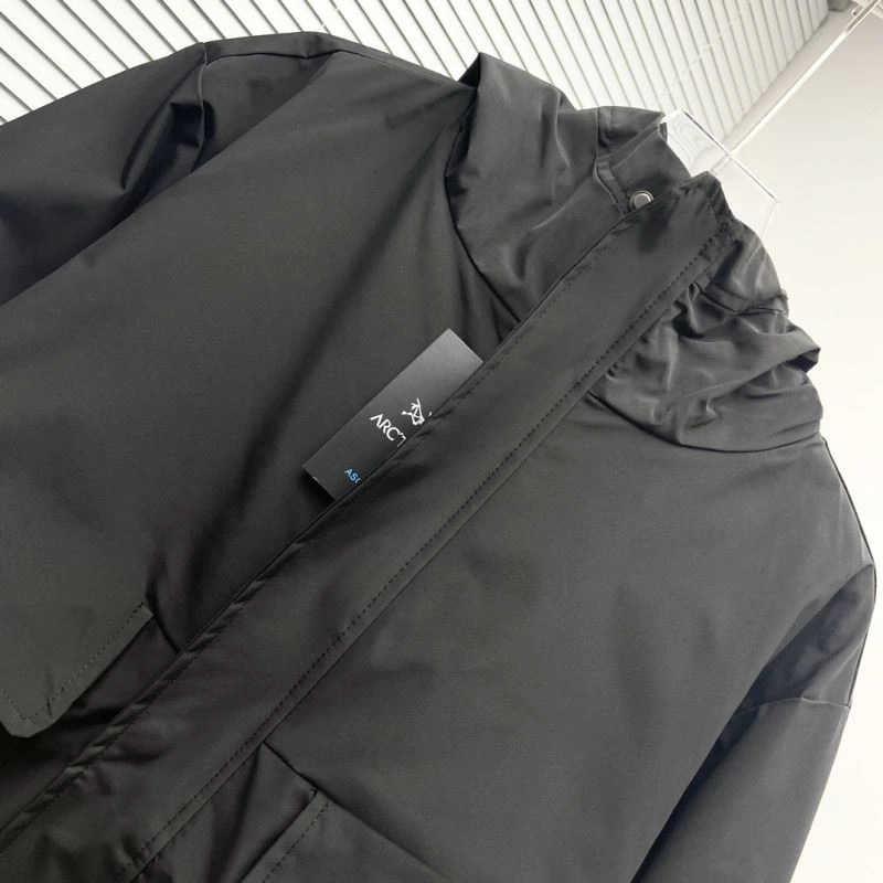 Brand-authenticated Arcteryx Outwear