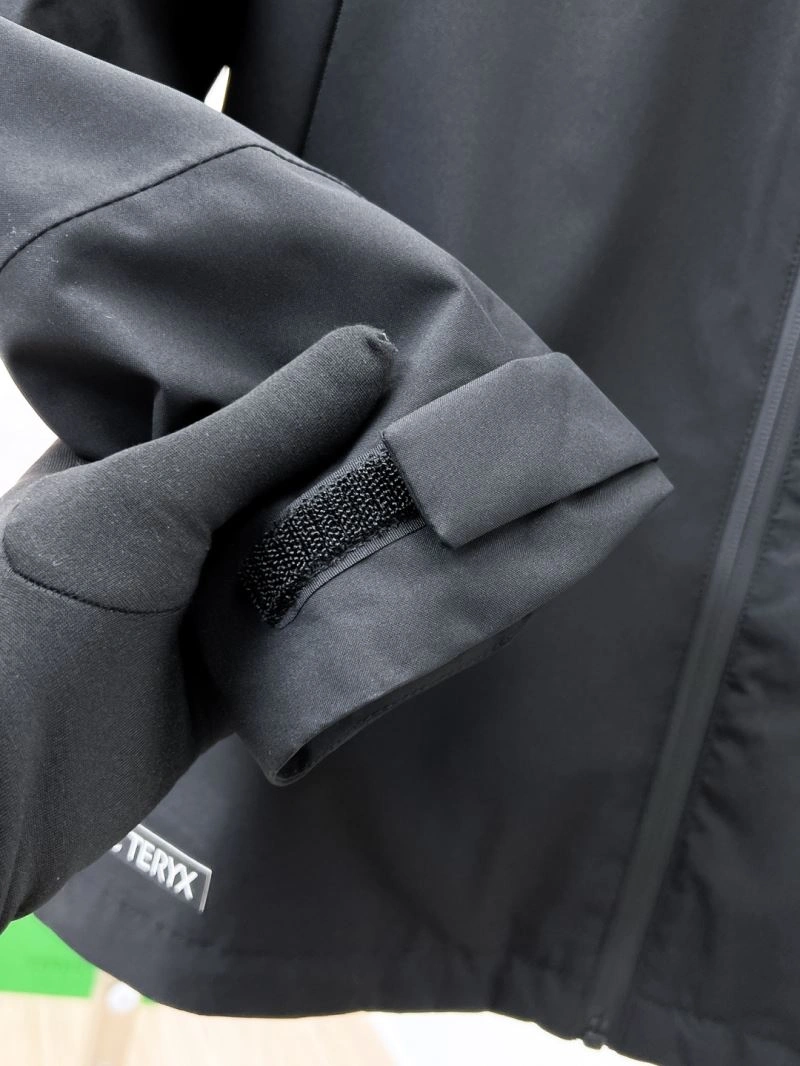 Precise copy Arcteryx Outwear