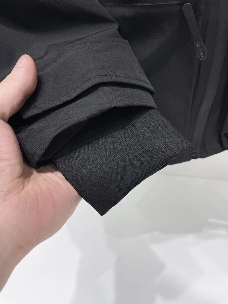 Brand-authenticated Arcteryx Outwear