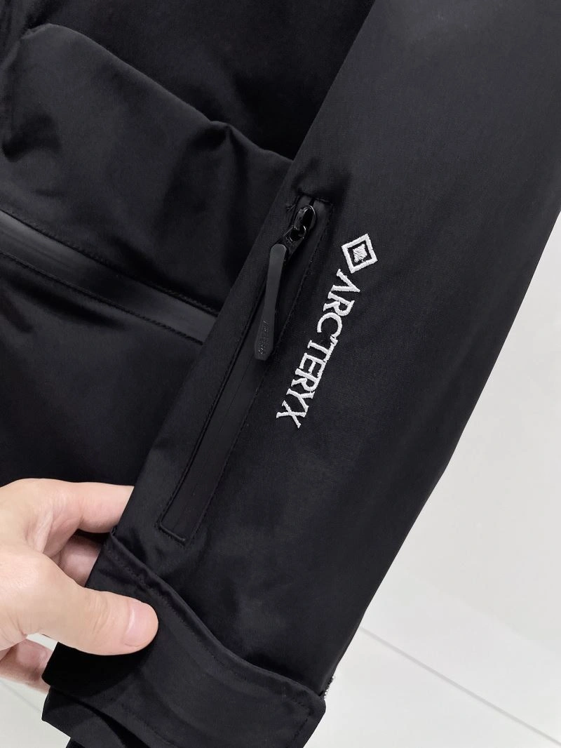 Brand-authenticated Arcteryx Outwear