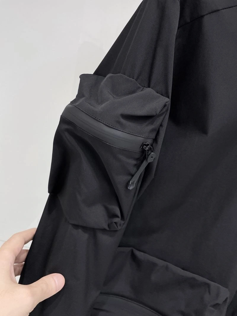 Brand-authenticated Arcteryx Outwear