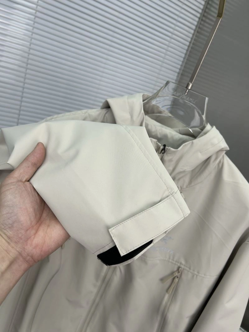 Precise copy Arcteryx Outwear