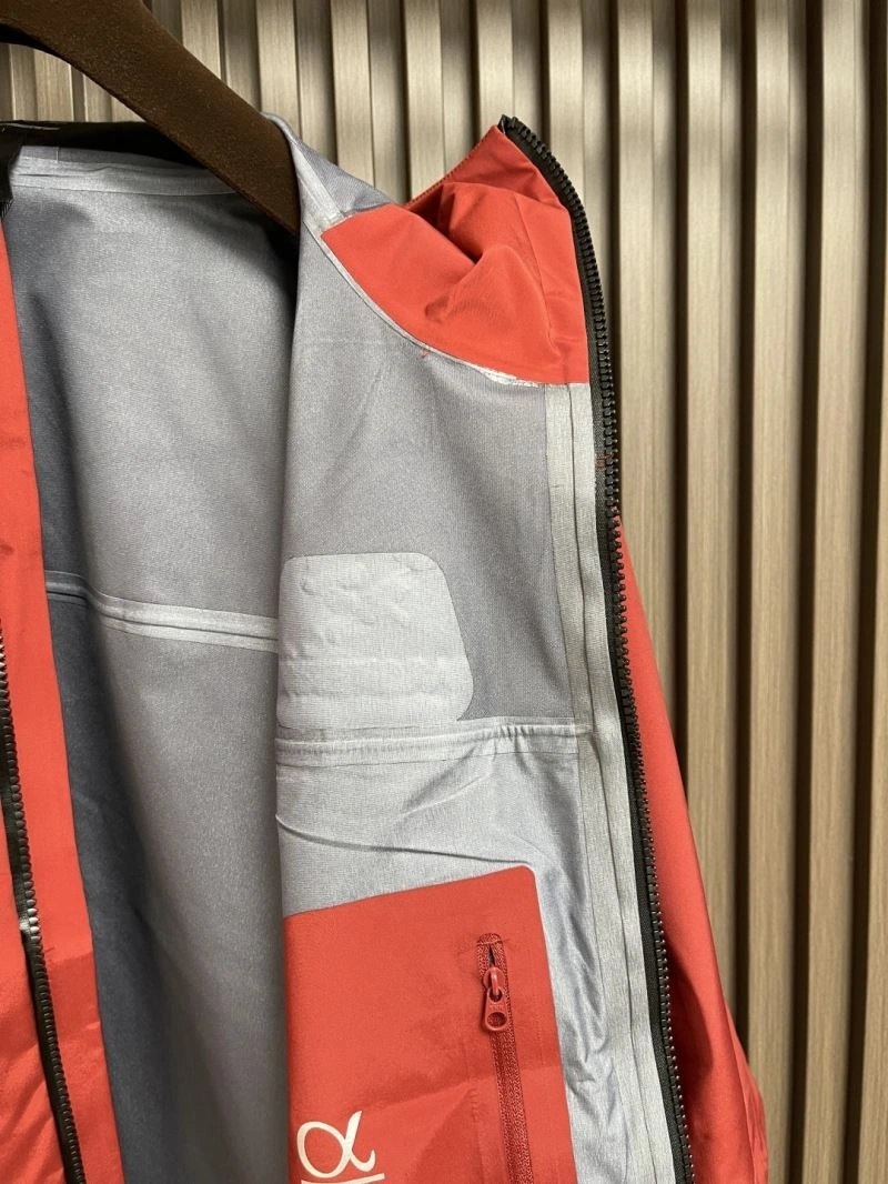 Brand-authenticated Arcteryx Outwear