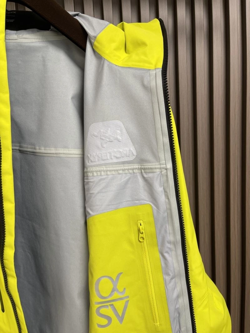 Brand-authenticated Arcteryx Outwear