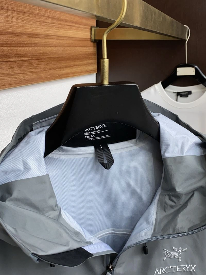 Bargain Arcteryx Outwear