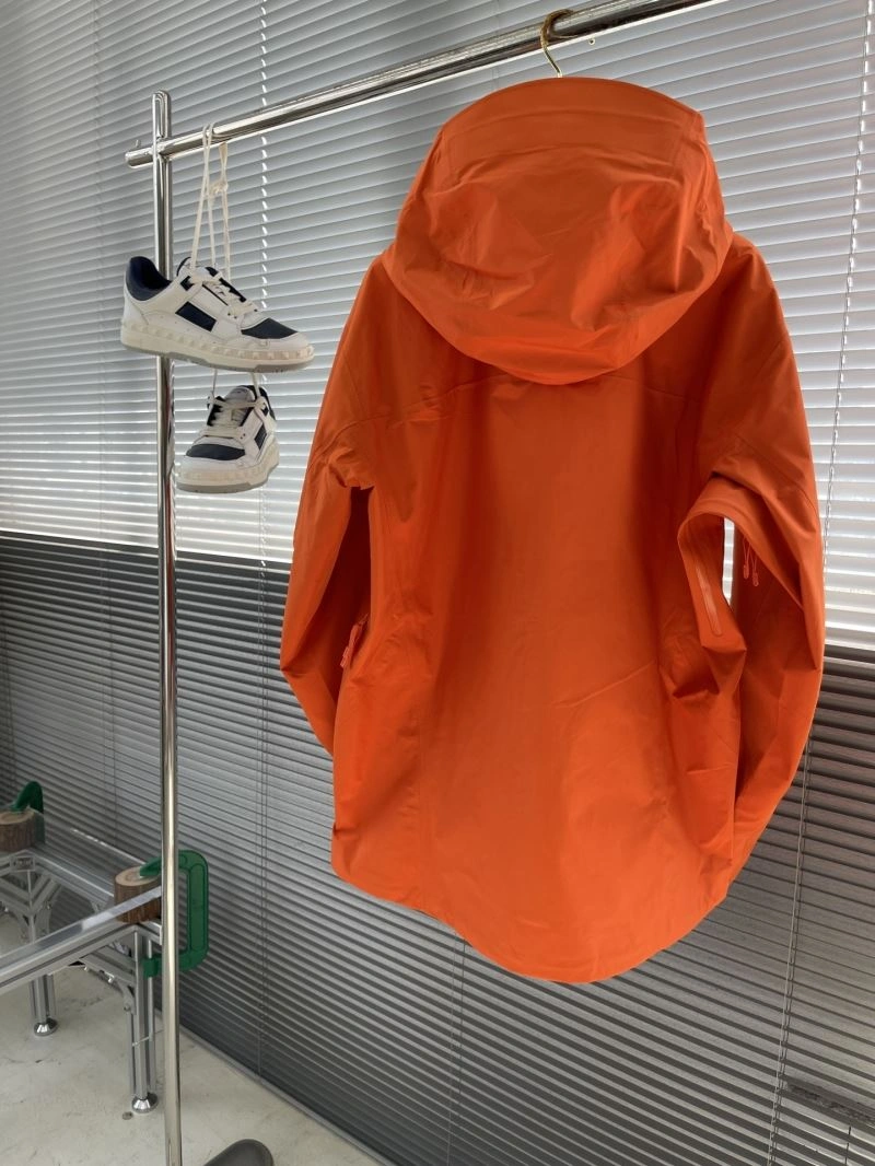 Brand-authenticated Arcteryx Outwear