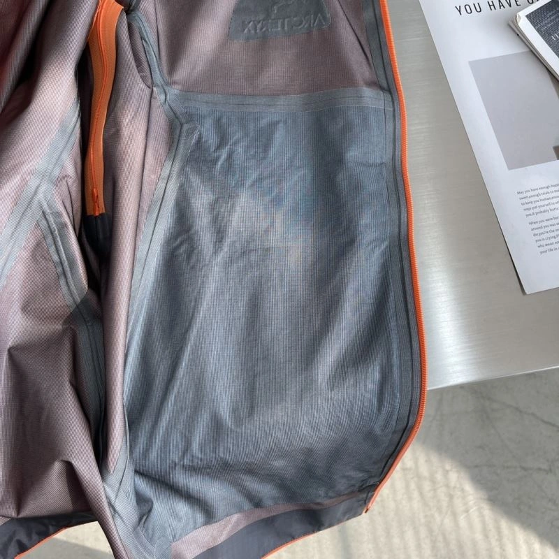 Brand-authenticated Arcteryx Outwear