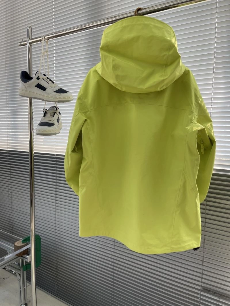 Bargain Arcteryx Outwear