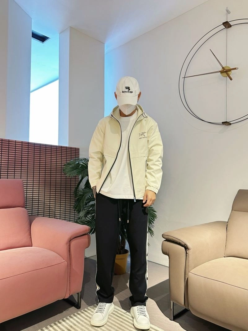 Low-cost Arcteryx Outwear
