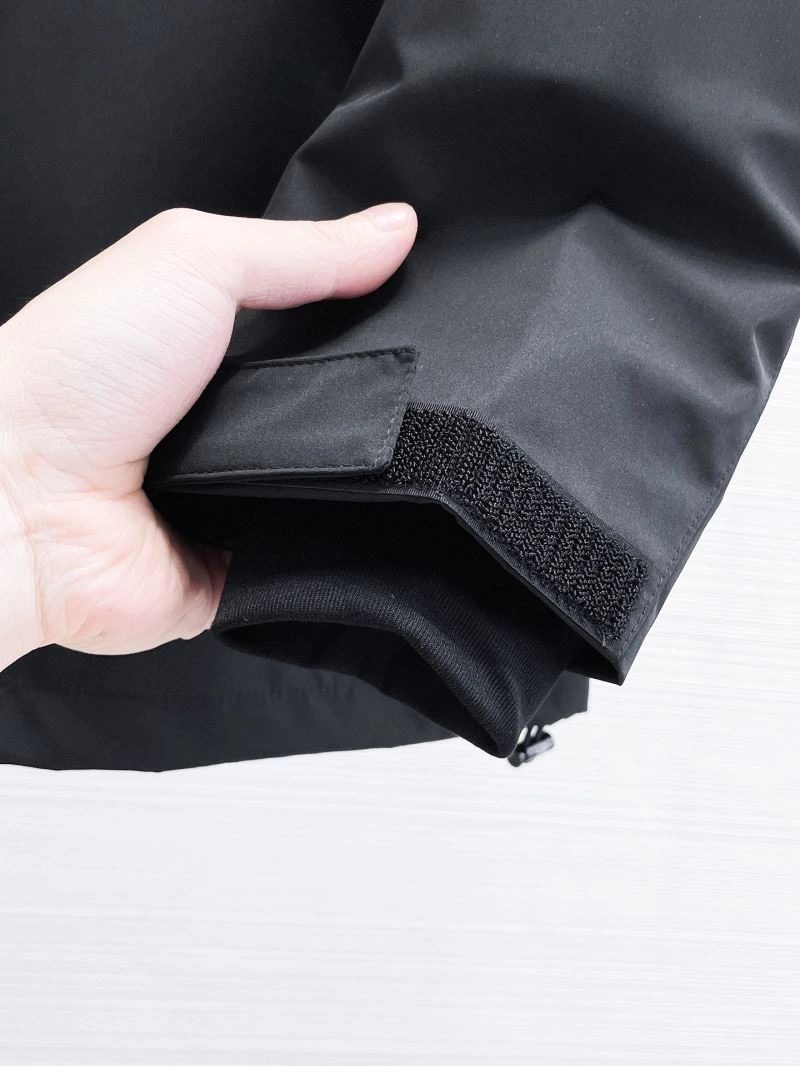 Brand-authenticated Arcteryx Outwear