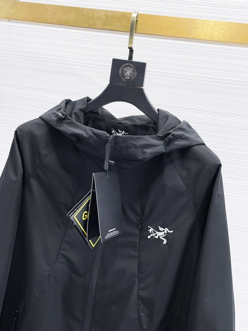 Brand-authenticated Arcteryx Outwear