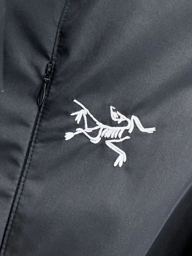 Brand-authenticated Arcteryx Outwear