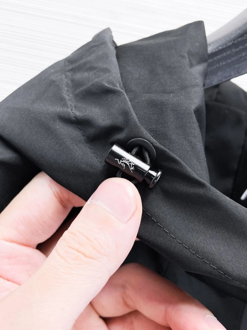 Brand-authenticated Arcteryx Outwear
