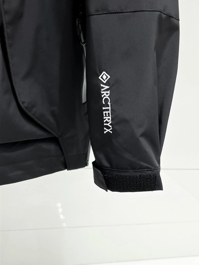 Bargain Arcteryx Outwear