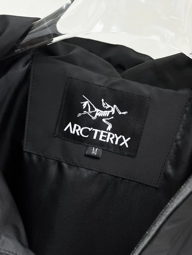 Bargain Arcteryx Outwear