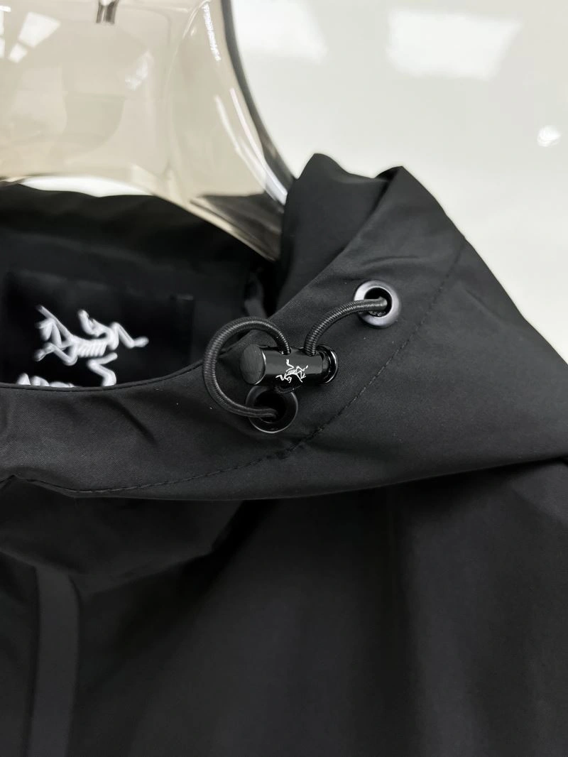 Brand-authenticated Arcteryx Outwear