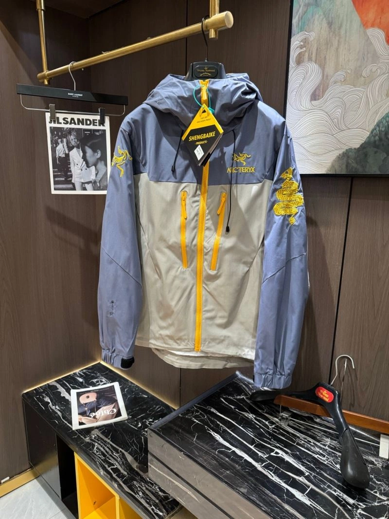 Accurate model Arcteryx Outwear