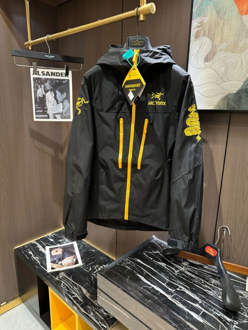 Accurate model Arcteryx Outwear