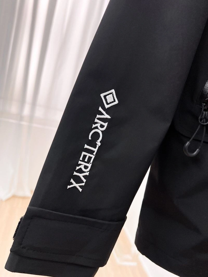 Brand-authenticated Arcteryx Outwear