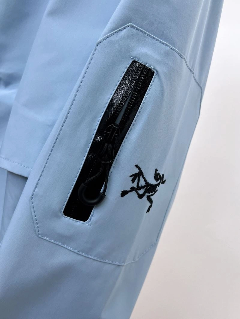 Brand-authenticated Arcteryx Outwear