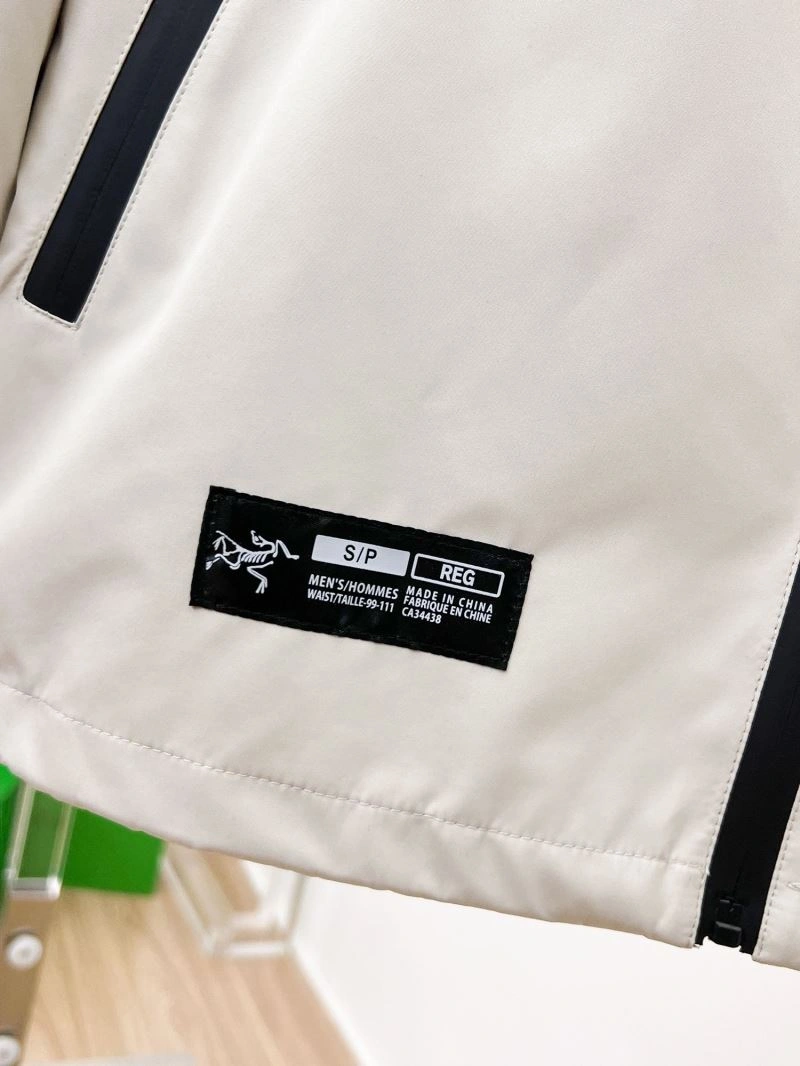 Bargain Arcteryx Outwear