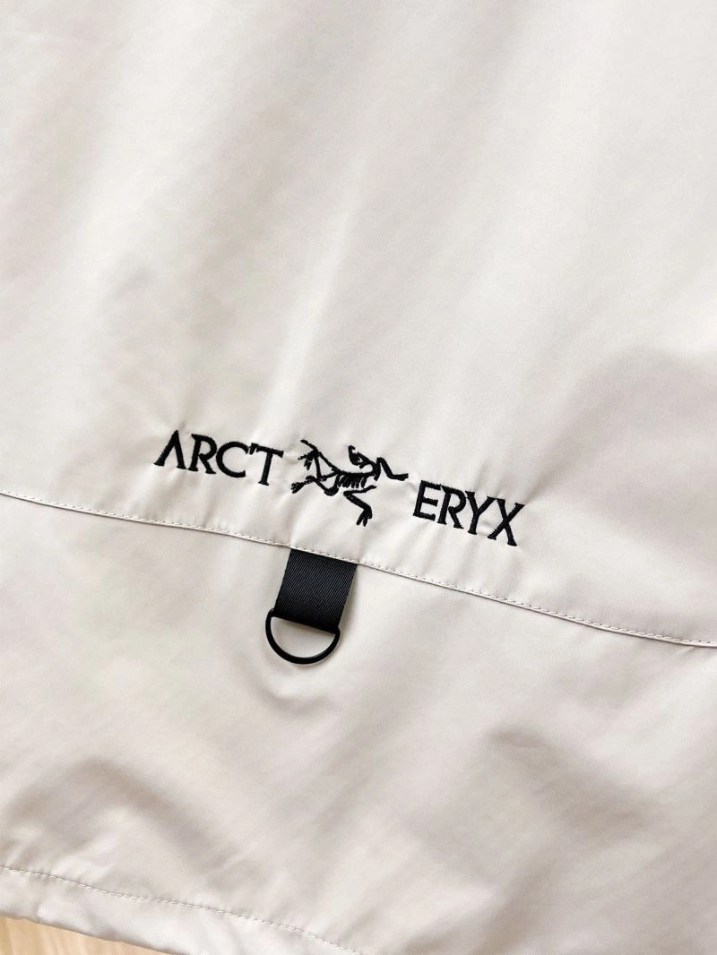 Bargain Arcteryx Outwear