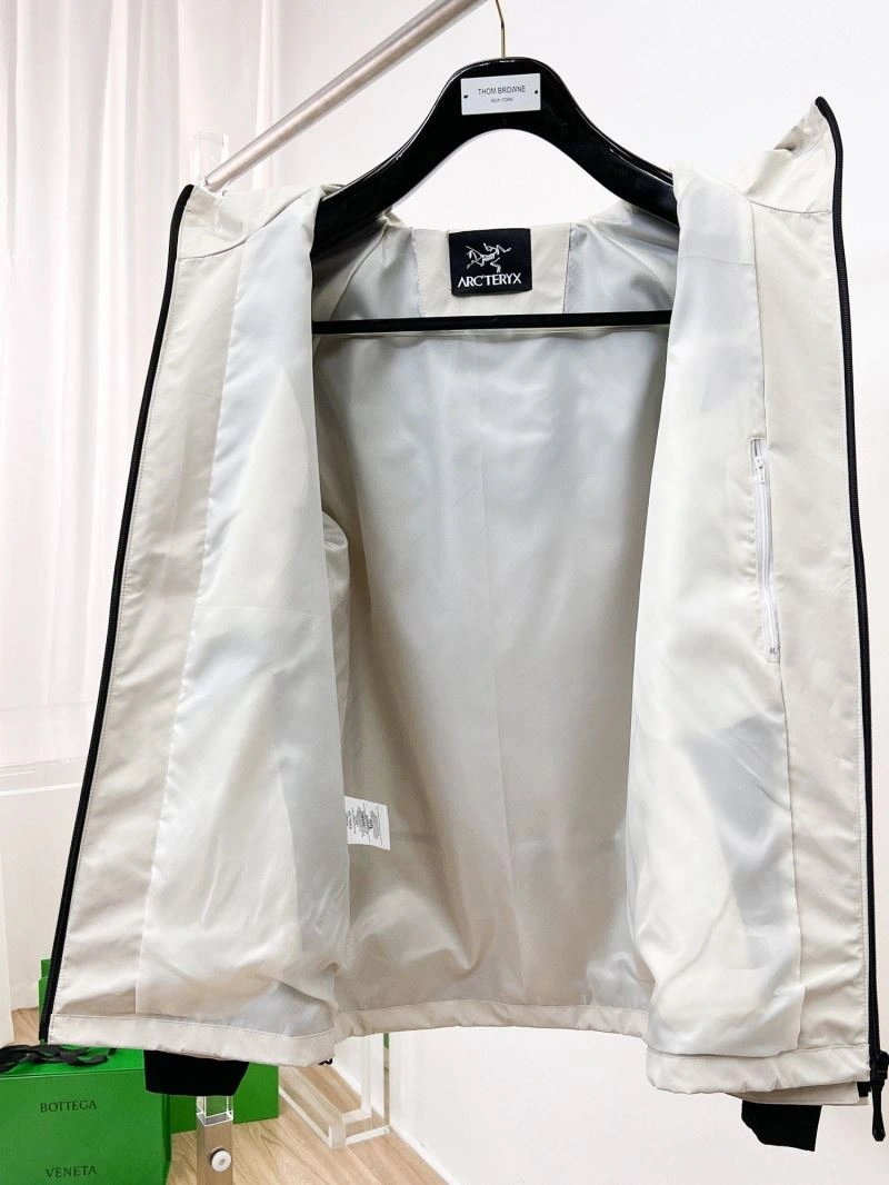 Bargain Arcteryx Outwear