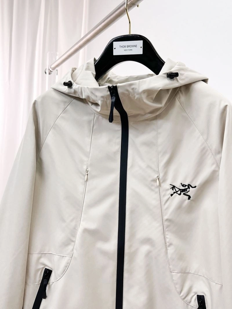 Bargain Arcteryx Outwear