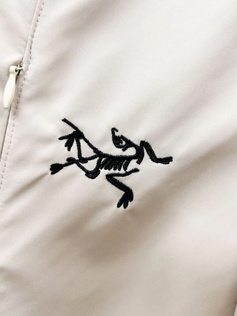 Bargain Arcteryx Outwear