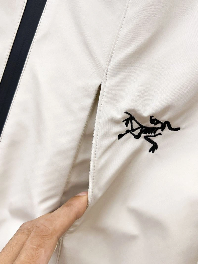 Bargain Arcteryx Outwear