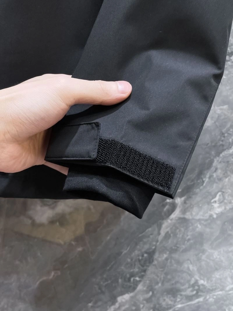 Bargain Arcteryx Outwear