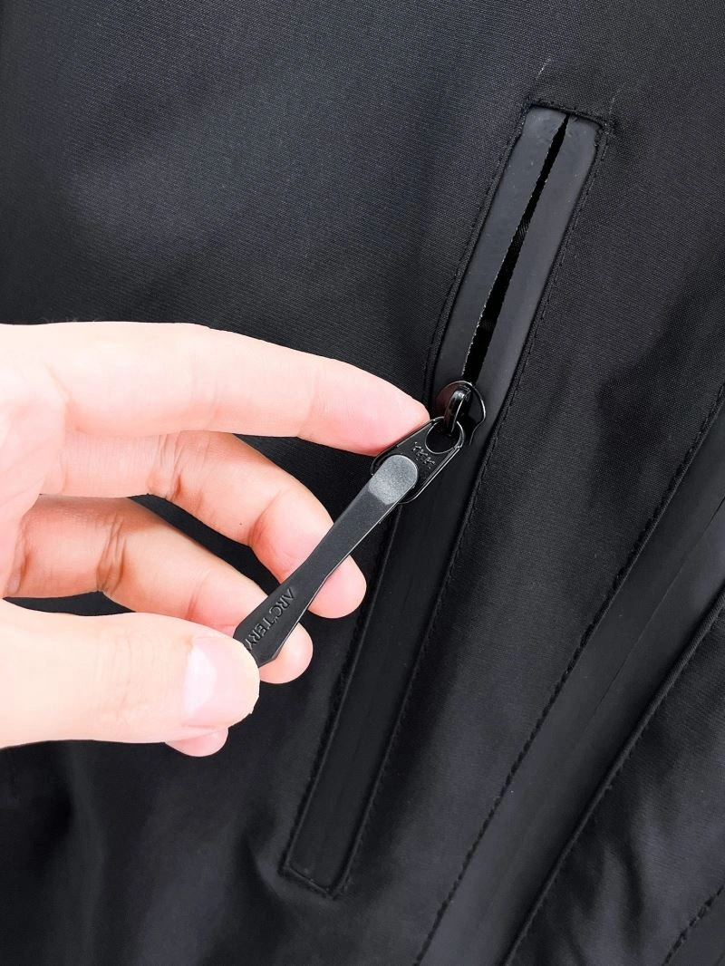 Bargain Arcteryx Outwear
