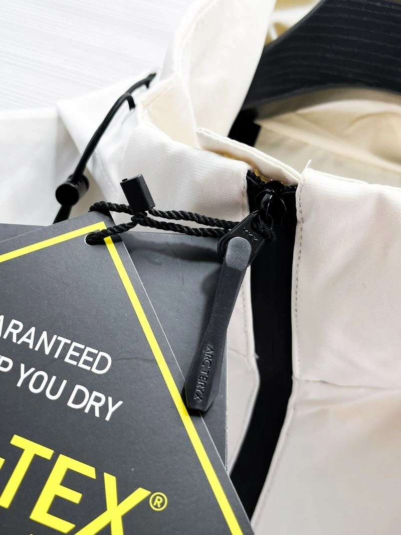 Bargain Arcteryx Outwear