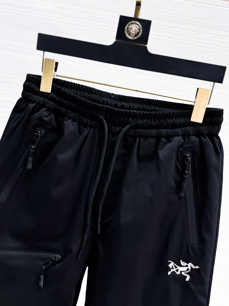 Brand-authenticated Arcteryx Short Pants
